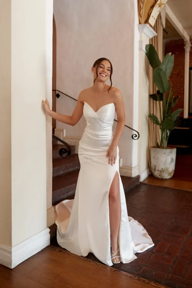ESSENSE OF AUSTRALIA | Circle Park Bridal Boutique - D4034 | Circle ...